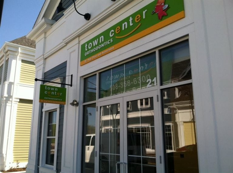 Town Center Retail - Metro Sign & Awning